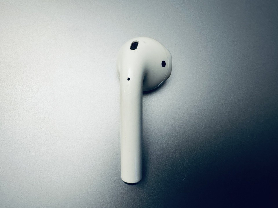 Genuine Apple AirPods 1st Gen Single Airpod - LOW SOUND - Right Side ...