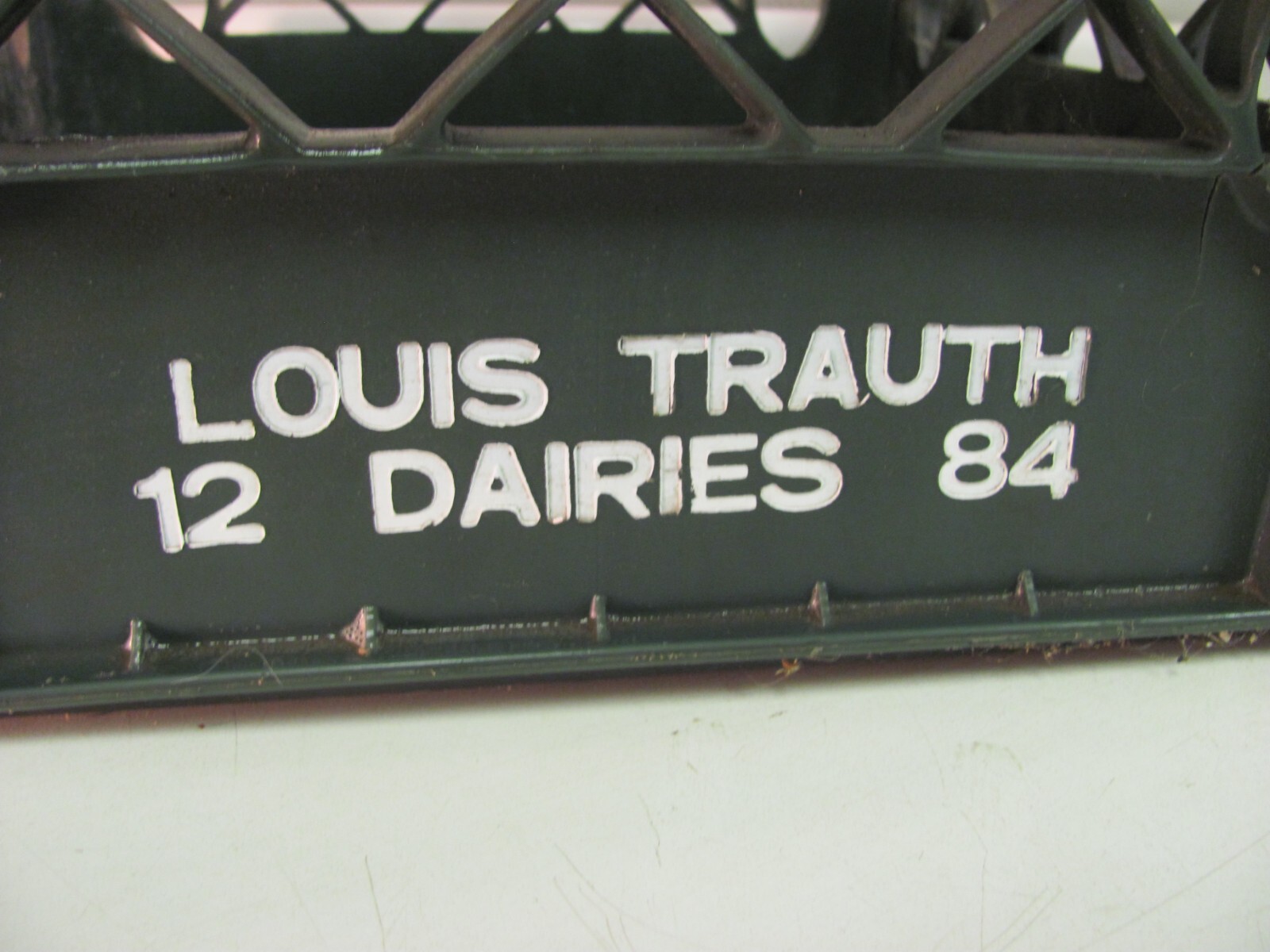 VTG Louis TRAUTH Dairy INC Dairy Green Plastic Milk Crate Cincinnati 12 ...