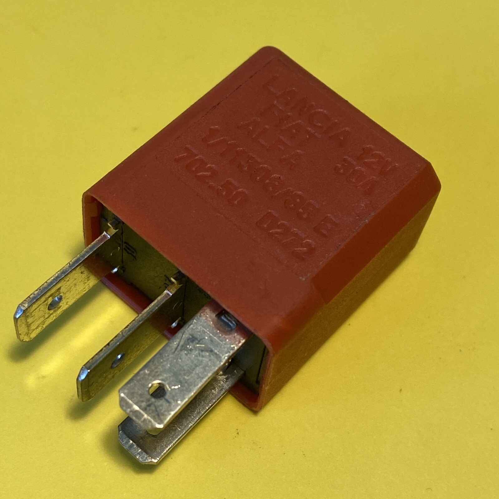 Fiat ALFA LANCIA 09-17 4-pin Red Relay Birton 1/11308/85e 12v 30 D272 ...