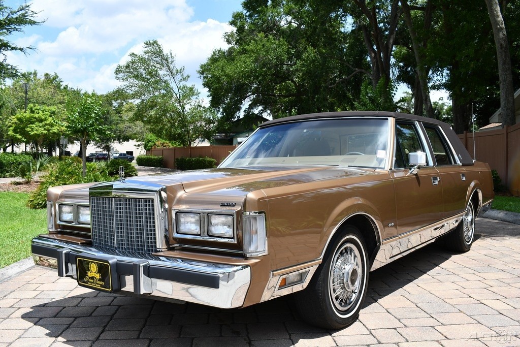 1986 Lincoln Town Car Clean car fax Amazing original condition Laser ...