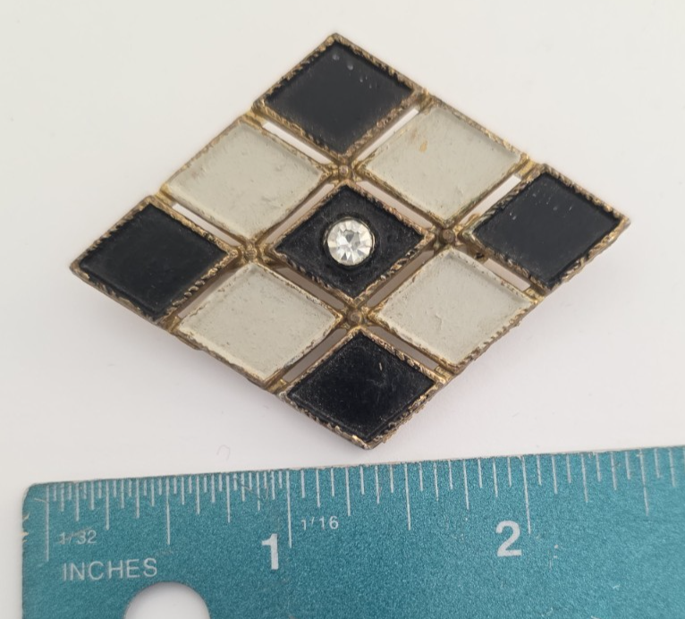 Vintage Gold Tone Diamond Shaped Brooch Rhinestone Center Signed A. J.C ...