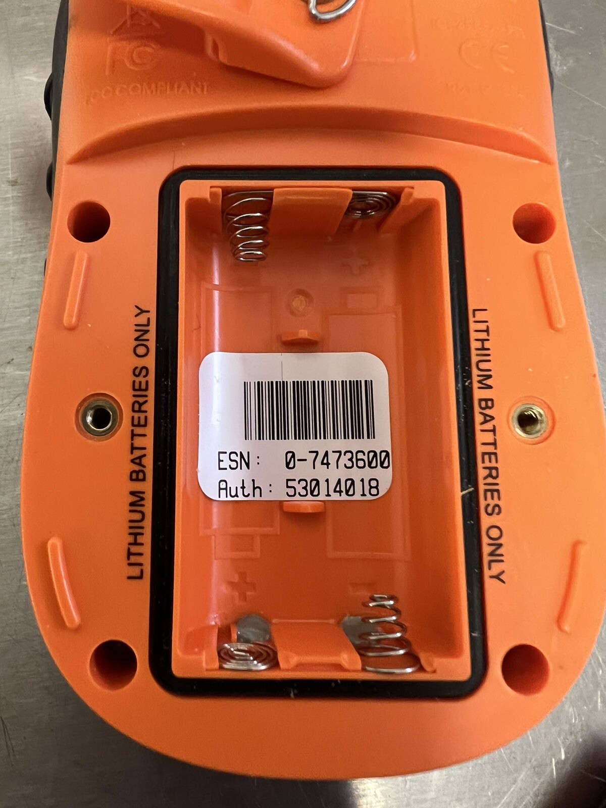 SPOT Satellite Personal Tracker Handheld GPS Transmitter Safety Alert ...