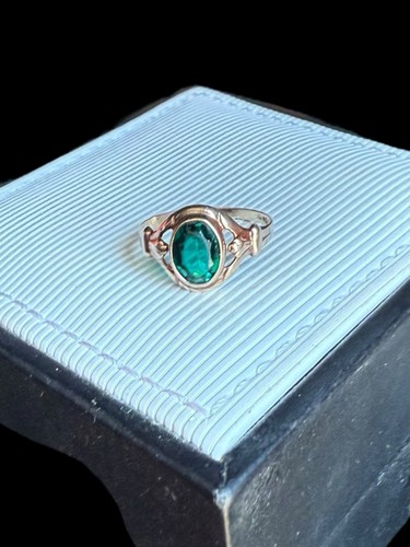 Older 10K Yellow Gold Green Stone Ring Size:4 | eBay