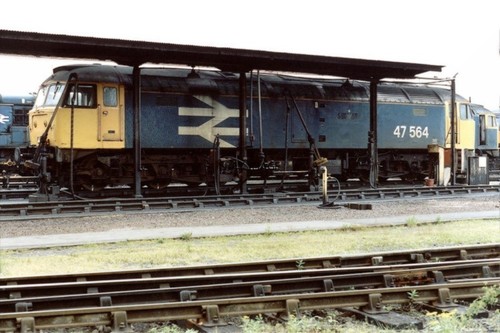 PHOTO CLASS 47 LOCO NO 47564 AT LEICESTER DEPOT 1991 | eBay