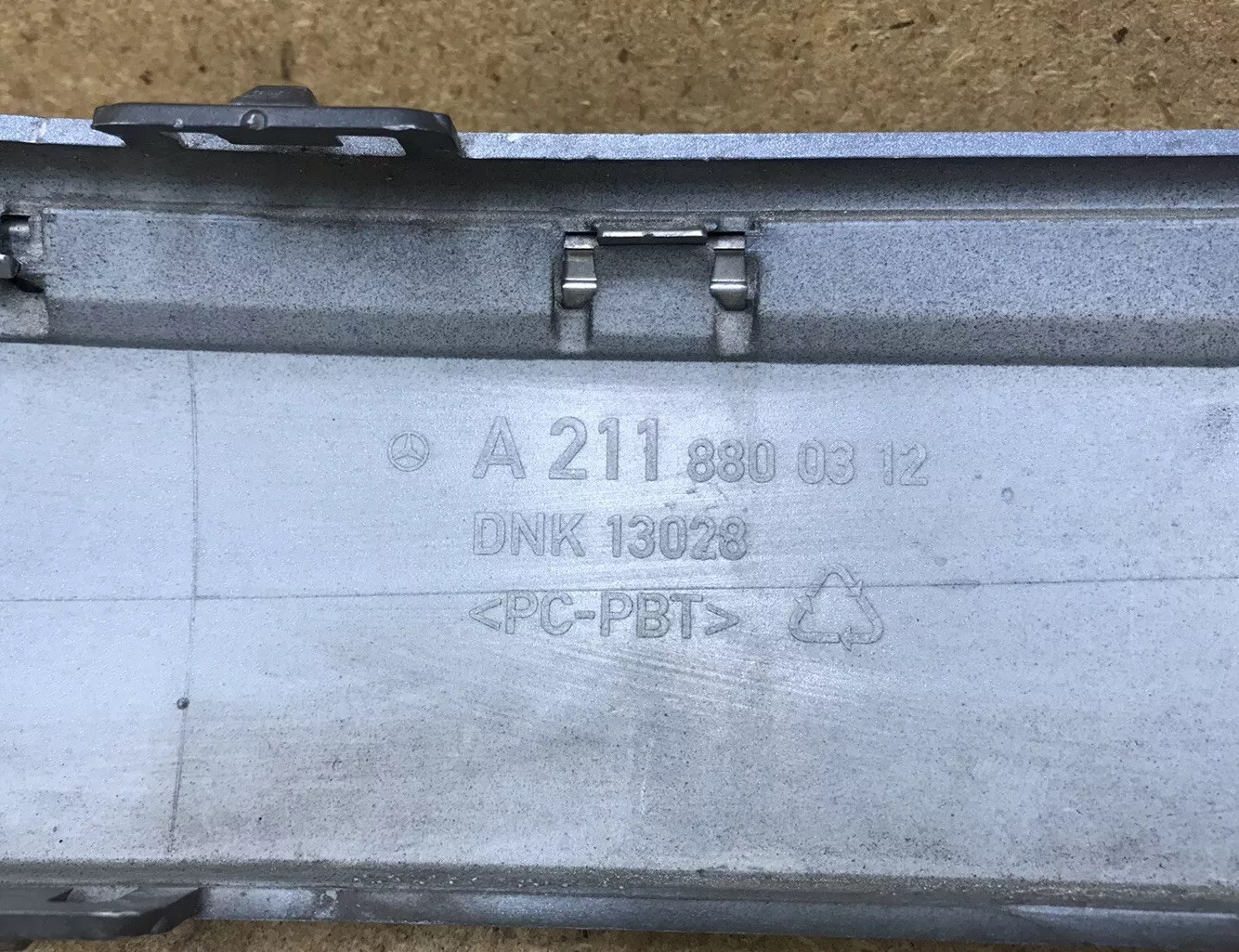 06- 09 MERCEDES E350 04- 06 E55 AMG E320 LEFT REAR BUMPER MOLDING ...