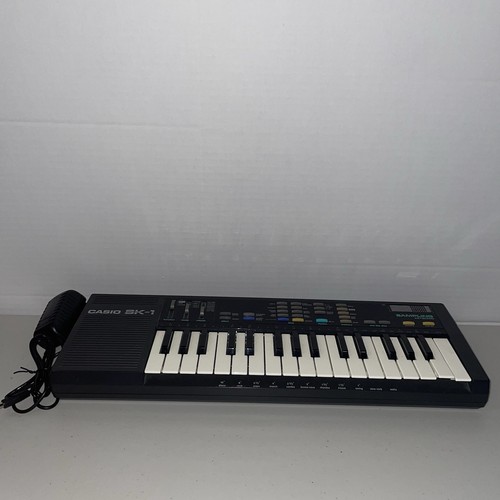 Casio SK-1 32-Key LoFi Sampling Keyboard Electronic Digital Piano ...