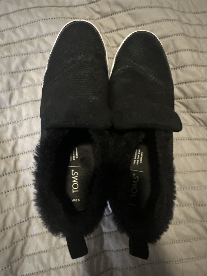 TOMS Shoes Womens 8.5 US Black Paxton Leather Faux Fur Lined Slip On | eBay