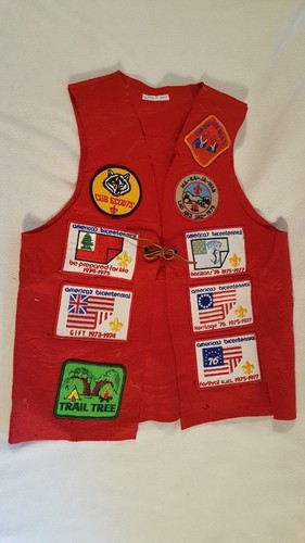 Vintage 1970s Cub & Boy Scouts of America BSA Red Felt Vest w/17 ...