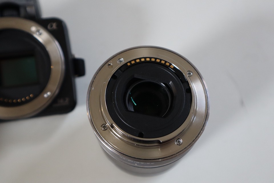 Sony Alpha NEX-3 14.2 MP Digital Camera With Sony SEL1855 Lens Tested ...