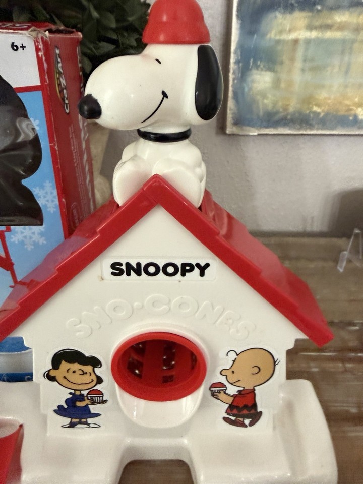 Snoopy Sno-Cone Machine, Snow Cone Shaved Ice Maker Ice Shaver, Snoopy ...