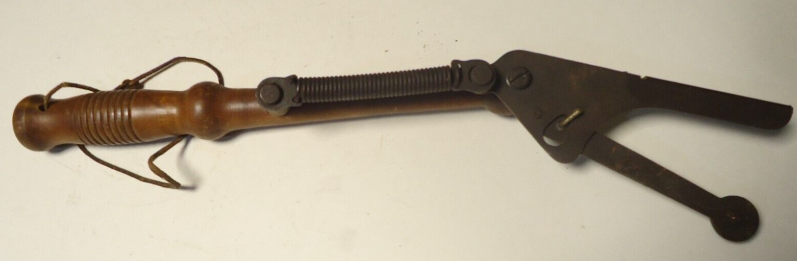 Vintage Clay Pigeon Skeet Hand Held Thrower with 13" Wood Handle | eBay