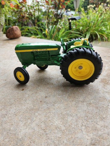 ERTL John Deere 1980s Vintage Utility Tractor Model 2440 1:16 Scale | eBay