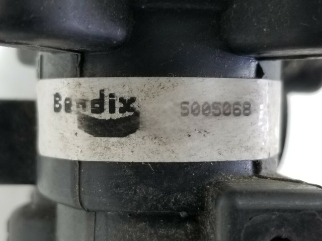 Bendix Dash Valve Air Brake Release Switch 5005068 for sale online | eBay