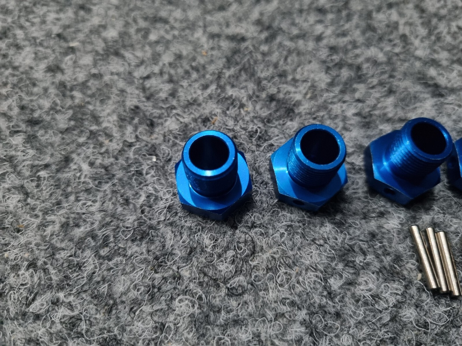 RC 1/8 RC WHEEL HUBS + PINS, NEW BLUE | eBay UK