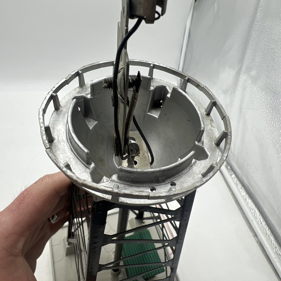 LIONEL POSTWAR O GAUGE SCARE BLACK WATER TOWER #193 - TESTED ***READ ...