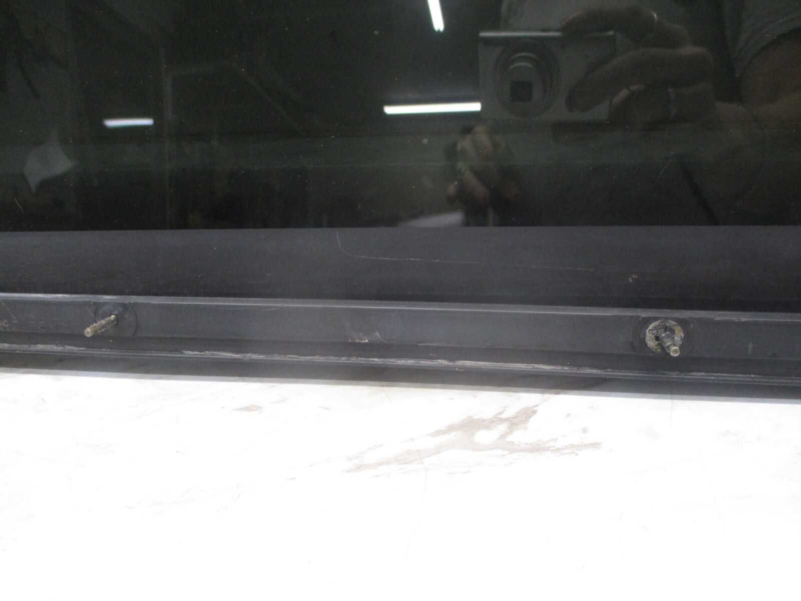 YC3Z7829710DA 00 to 05 Excursion Rear Right Quarter Glass Window POPOUT ...