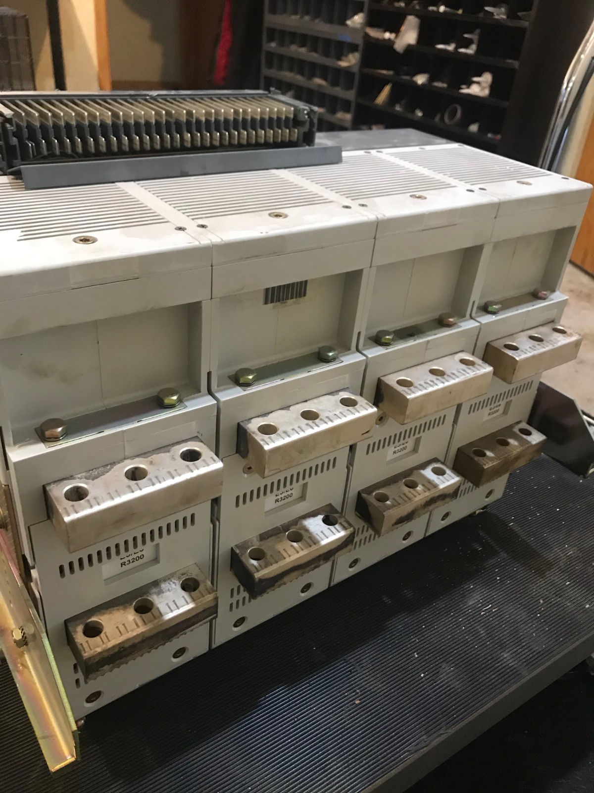 3,200 Amp ABB Circuit Breaker w/ Draw Out Breaker Cradle | SACE E3H 32 ...