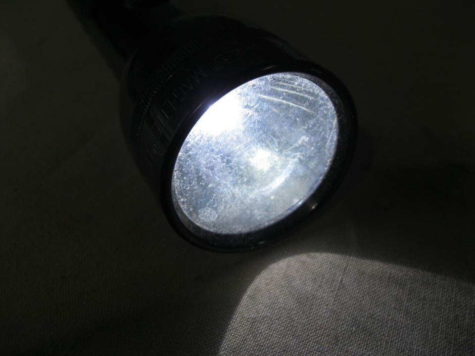 Mag-Lite 2 D Cell Flashlite with LED Bulb | eBay