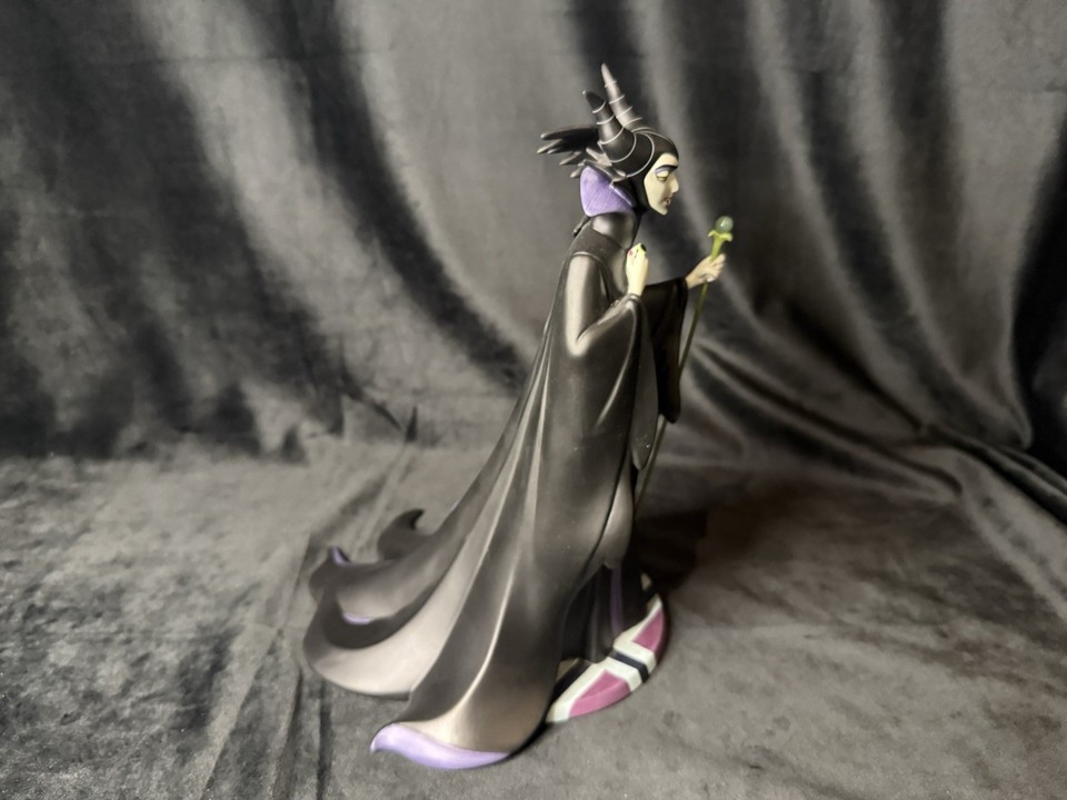 WDCC Disney Sleeping Beauty's Maleficent with Diablo Evil Enchantress ...