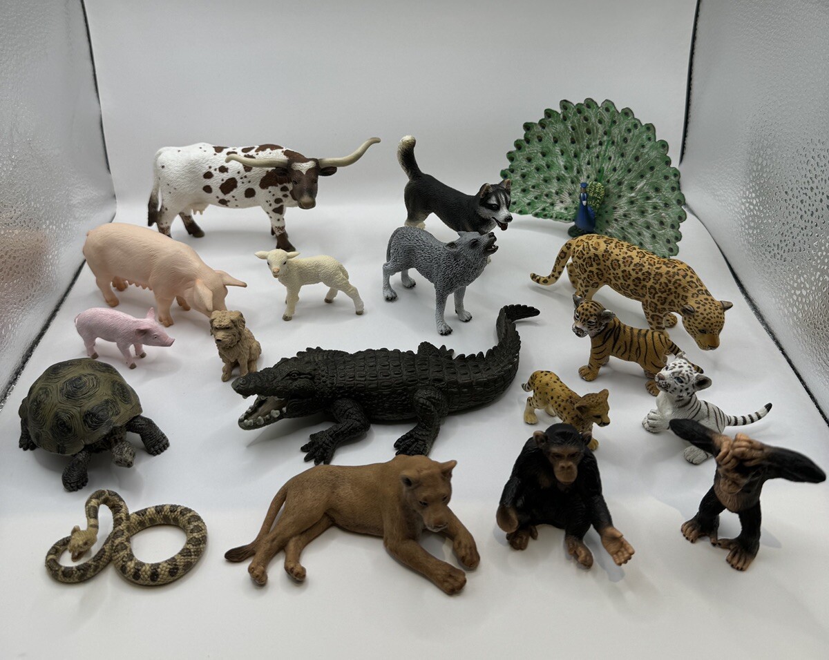 Schleich Lot Of 18 Animals Peacock Snake Monkey Wolf Bull Alligator ...