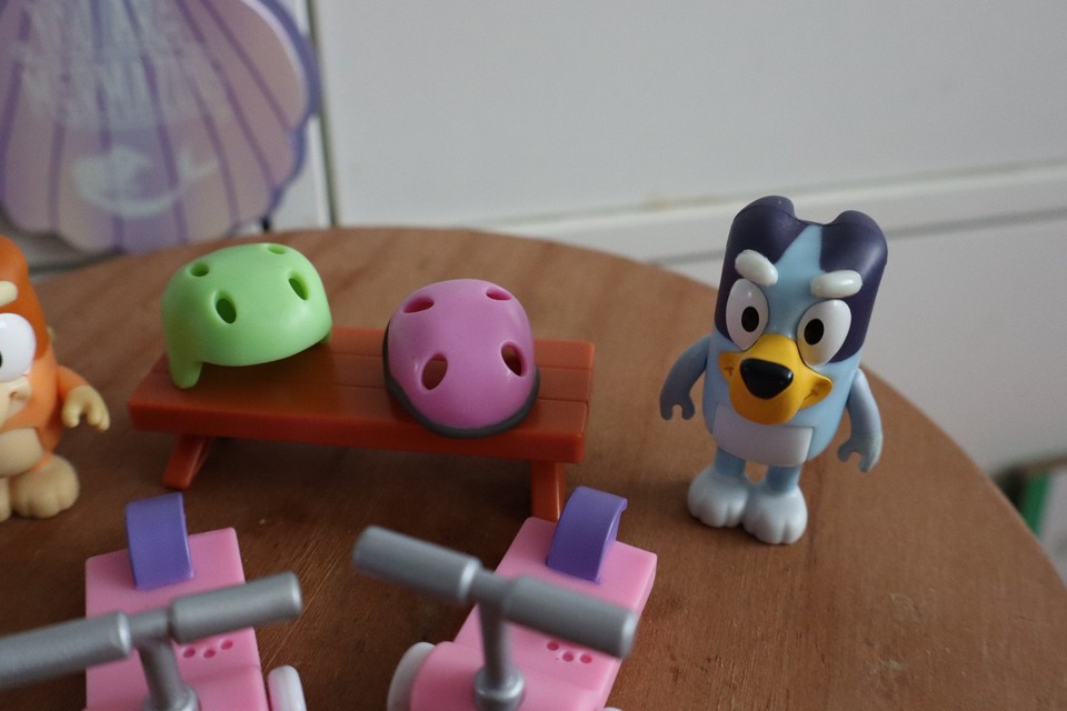 BLUEY FIGURES BLUEY & BINGO WITH SCOOTERS | eBay UK