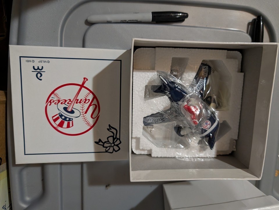 2006 Danbury Mint MLB New York Yankees Santa Airplane Christmas ...