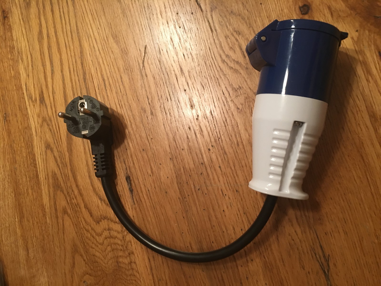 Camping & Travel 230V Euro 3 Pin Main Hook Up Adapter -Caravan, Boat ...