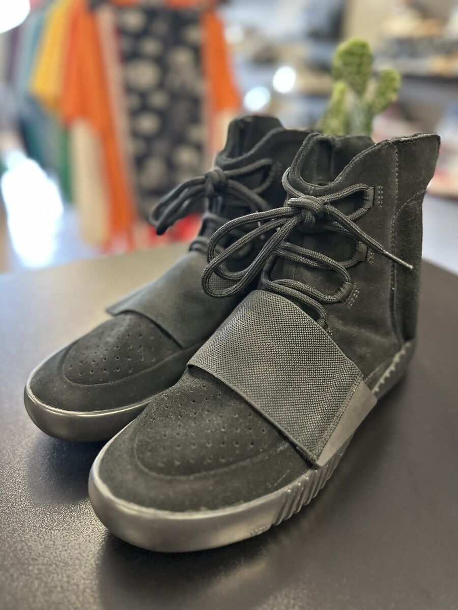 Size 9 - Adidas Yeezy Boost 750 'Triple Black' 2015 BB1839 Size 9 - Adidas Yeezy Boost 750 'Triple Black' 2015 BB1839