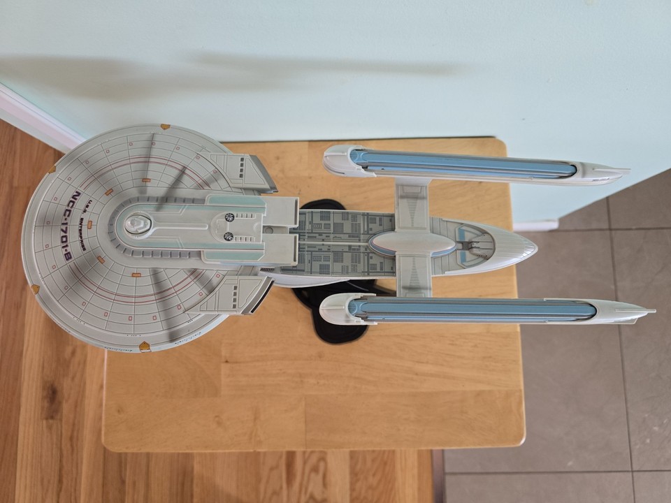 Diamond Select Art Asylum Star Trek USS Enterprise B NCC-1701-B Battle ...