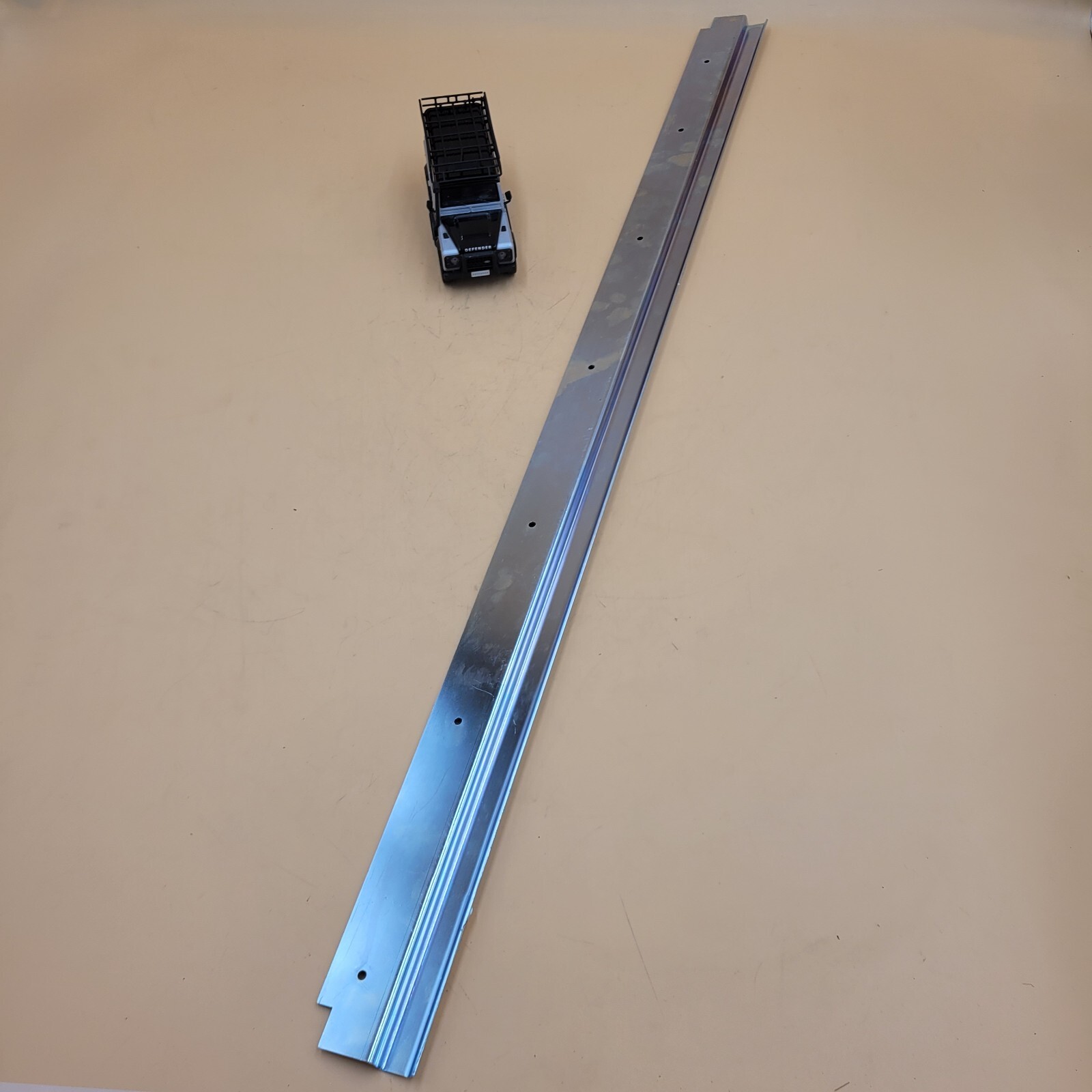 LR SERIES / DEFENDER -16 Rear Door Rubber Seal Retainer Plate AFP710120 ...