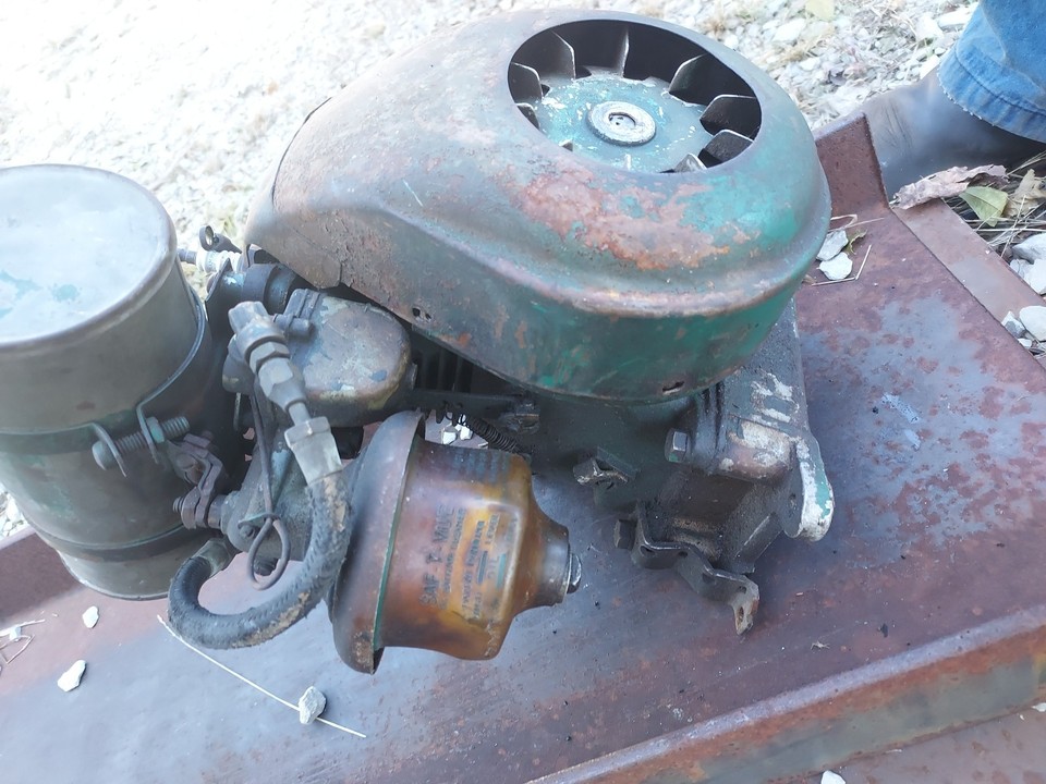 HIT AND MISS VINTAGE CLINTON ENGINE, MOTOR, NON-RUNNING, PARTS OR ...