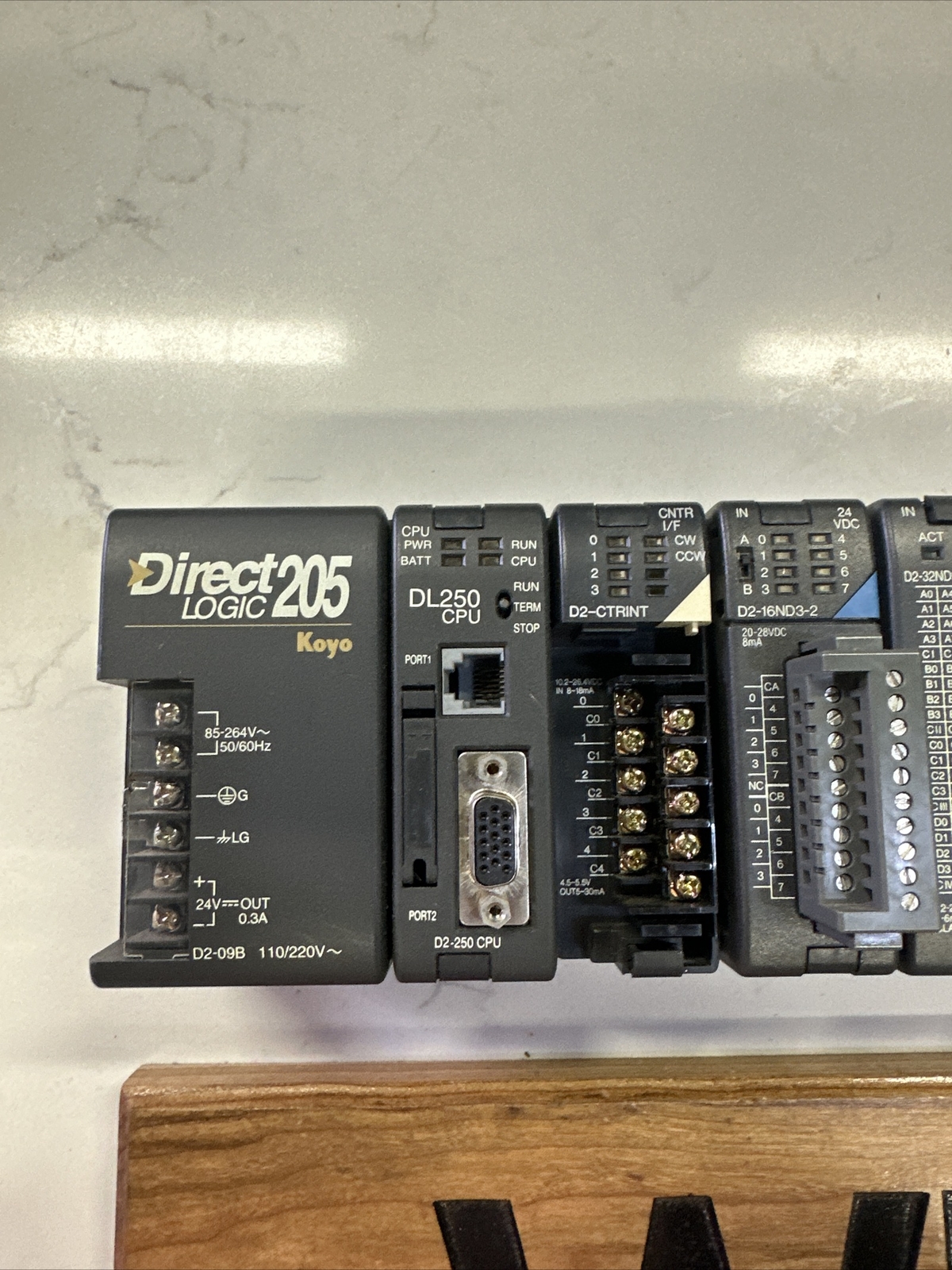 Koyo Direct Logic 205 with Base D2-09B 9 Slot D2-250 CPU D2-CTRINT D2 ...