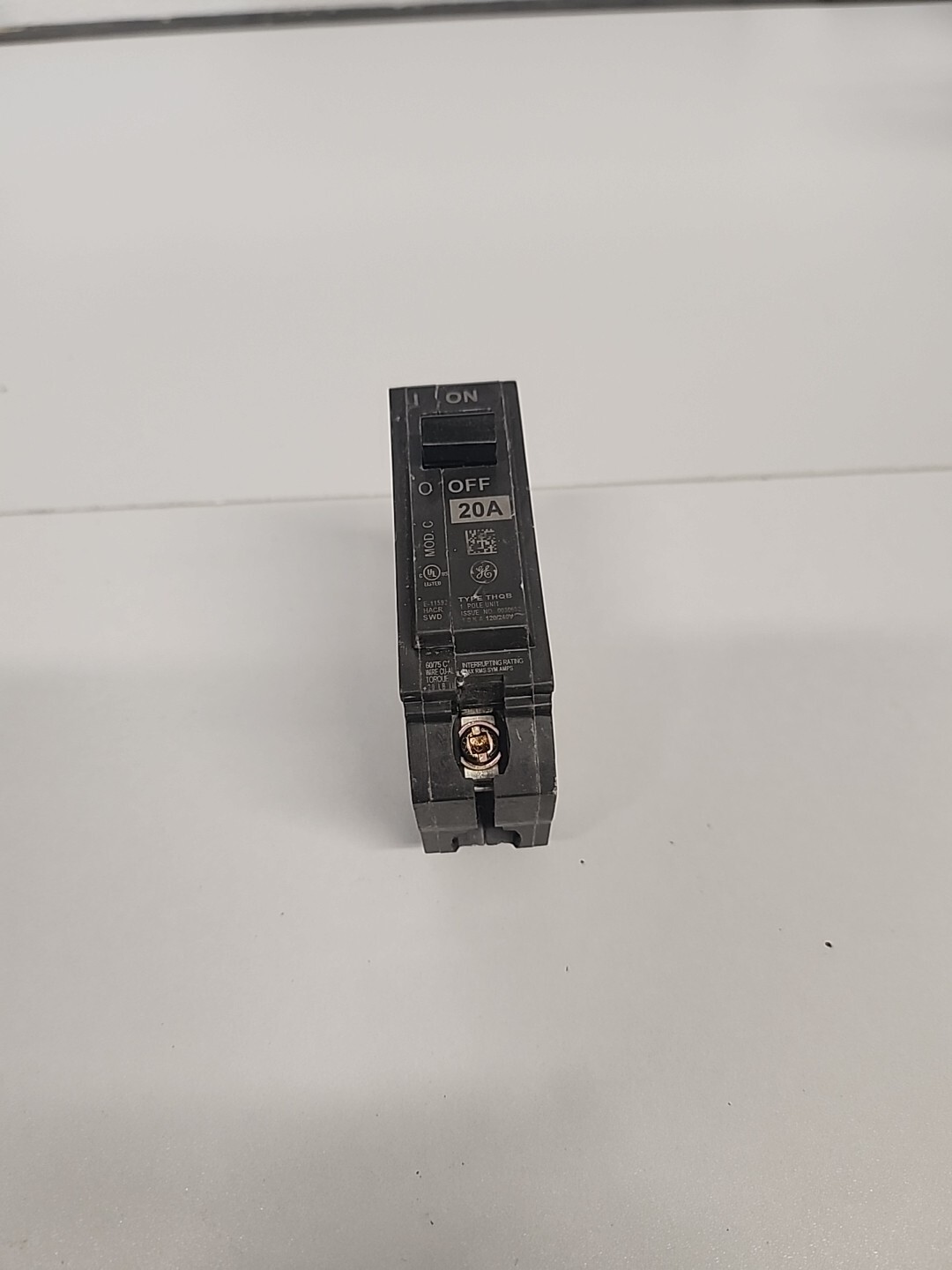 GE THQB1120 CIRCUIT BREAKER 20 AMP 120/240V 1P BOLT ON New Style Take ...