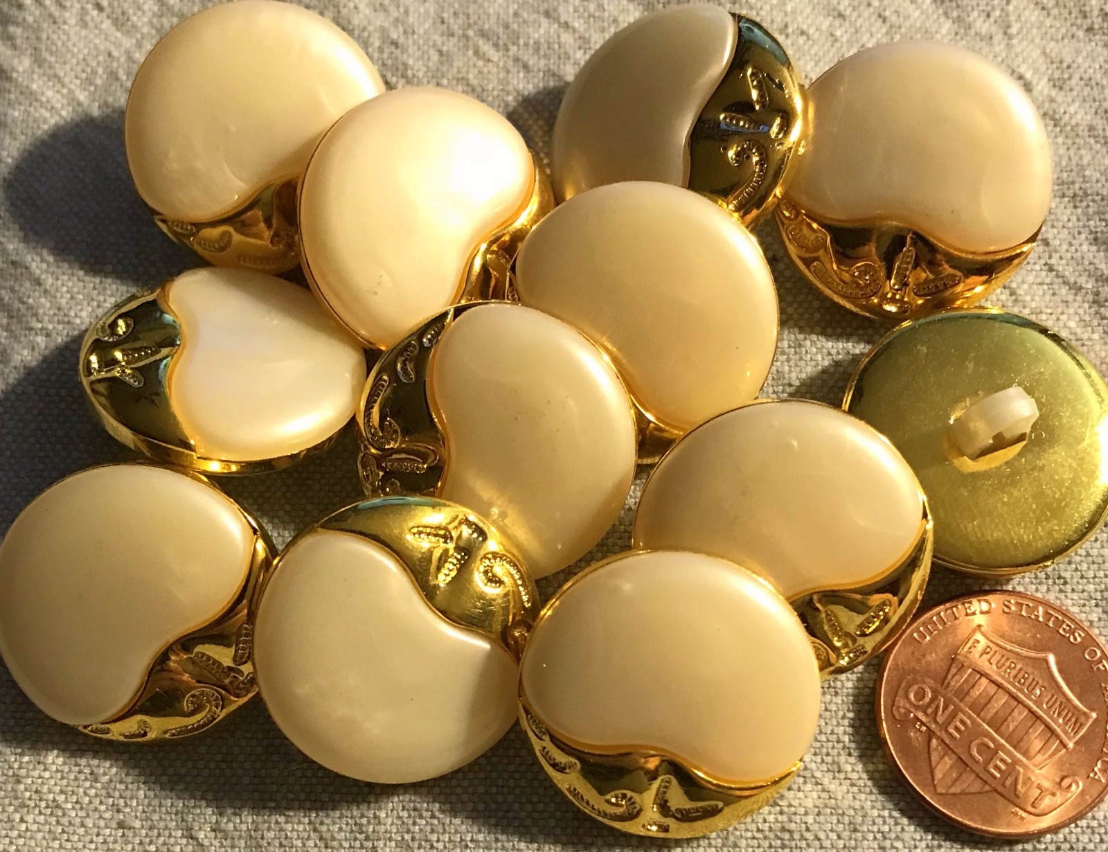 12 Shiny Gold Tone PLASTIC Faux MOP Shank Buttons 7/8" 22MM Lot # 3632 ...
