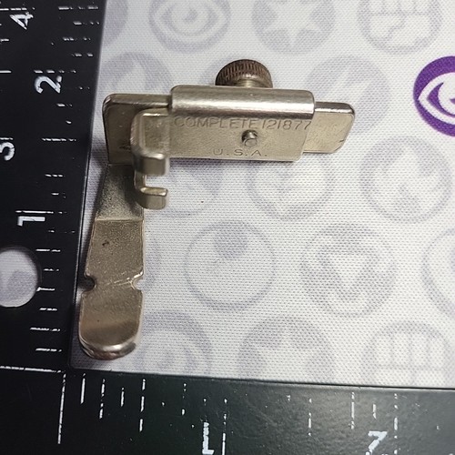 SINGER 121877 Complete Zipper Foot-Sewing Machine Attachment Foot Made ...