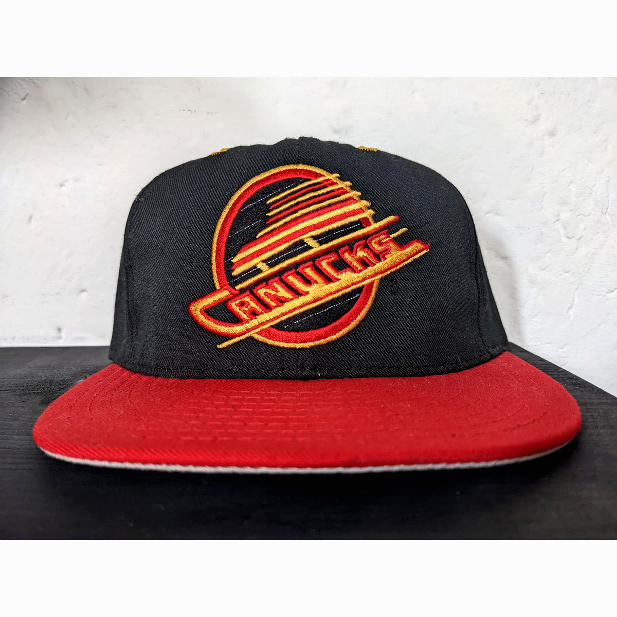 NEW Vancouver Canucks 90s ANNCO Double Logo hat 1/8 Flying NEW Vancouver Canucks 90s ANNCO Double Logo hat 1/8 Flying