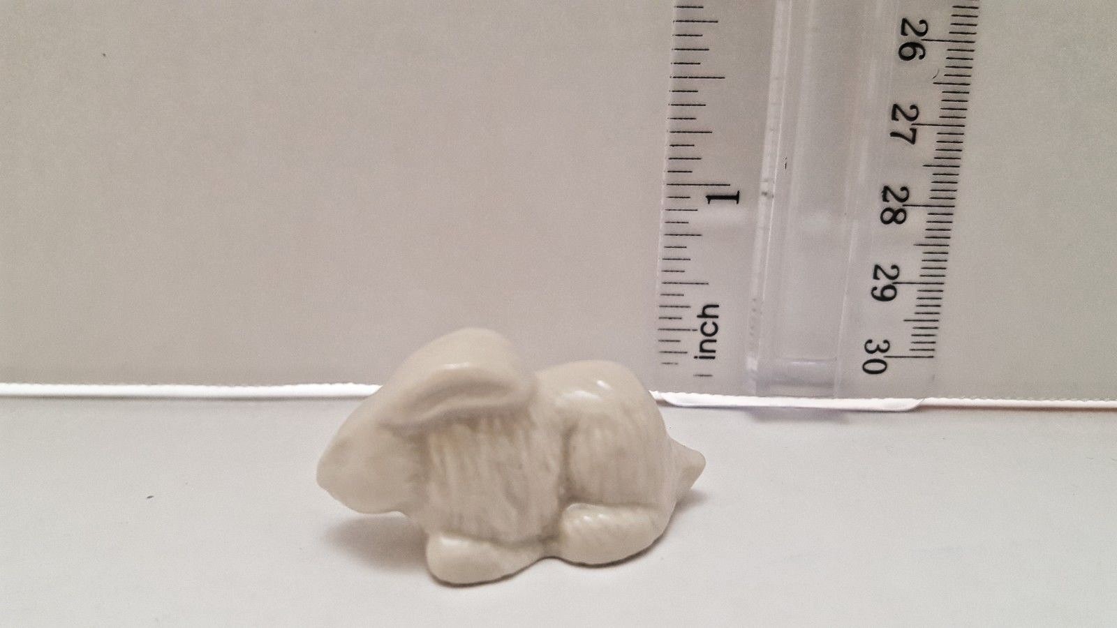 Wade Bunny Rabbit White Glossy Glaze Miniature Ceramic Figurine Eng ...