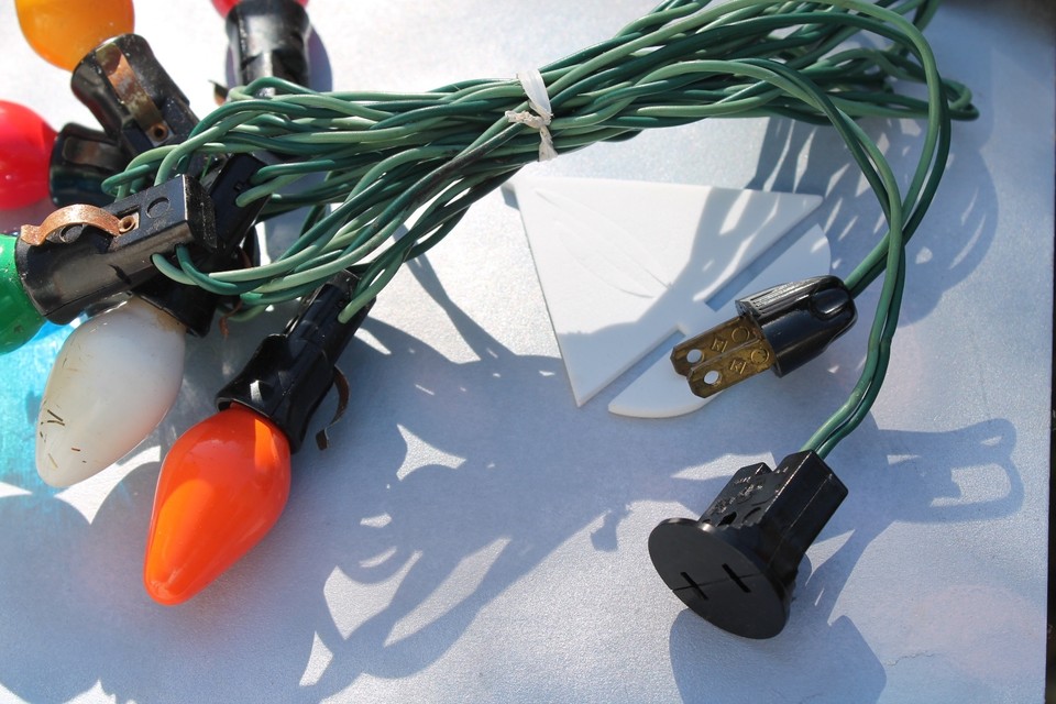 Vintage Christmas Light Strand, Tree Clips, 7 Working Bulbs. FREE SHIP ...