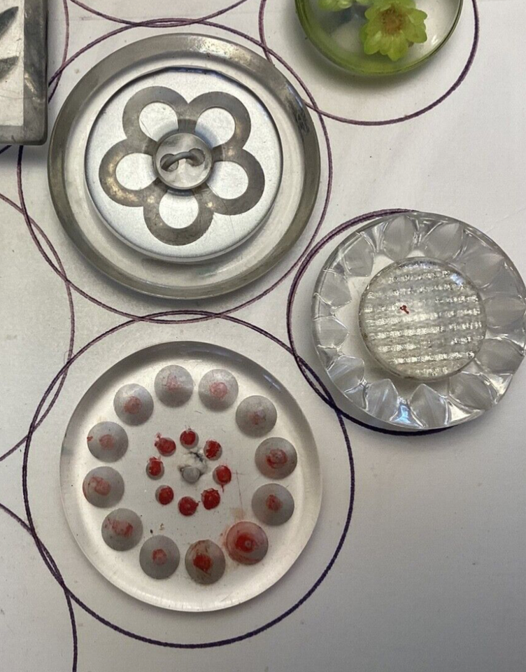 18 Vintage Reverse Carved Lucite Buttons Sizes Range 3/4”x2” Floral ...