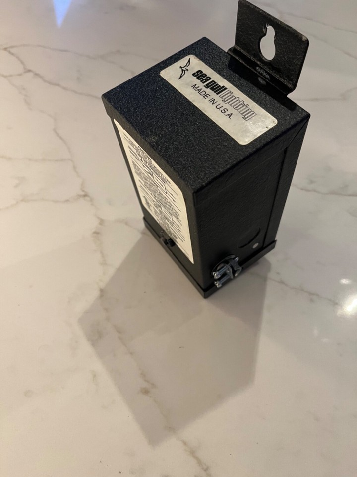 Sea Gull Lighting Transformer 9460-12, input 120v ac 1.25A, output 12v ...