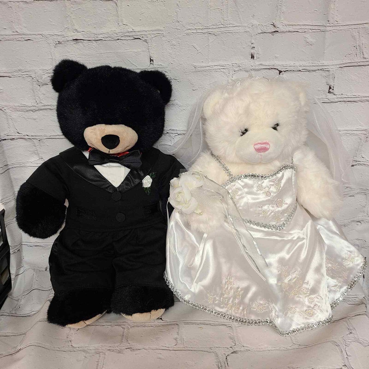 Wedding teddy bears - www.glwec.in