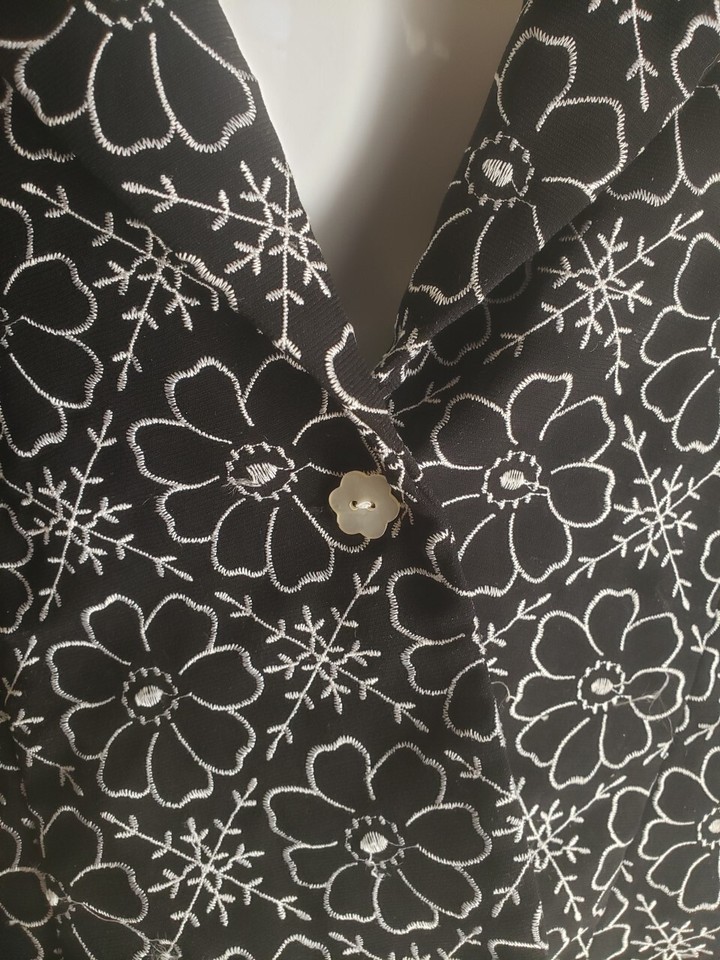 Studio I Black Embroidered Jacket Blazer Sz 14 Bust 41" Floral design ...