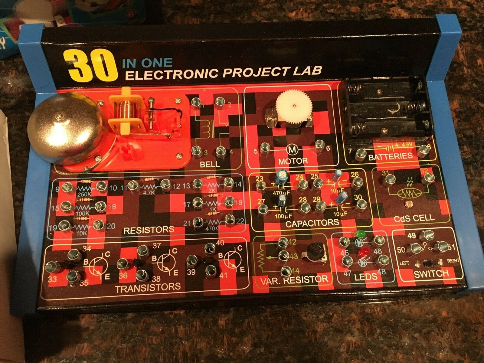 30 IN 1 ELECTRONIC LAB KIT By Small World Toys Nice See Pics! | eBay