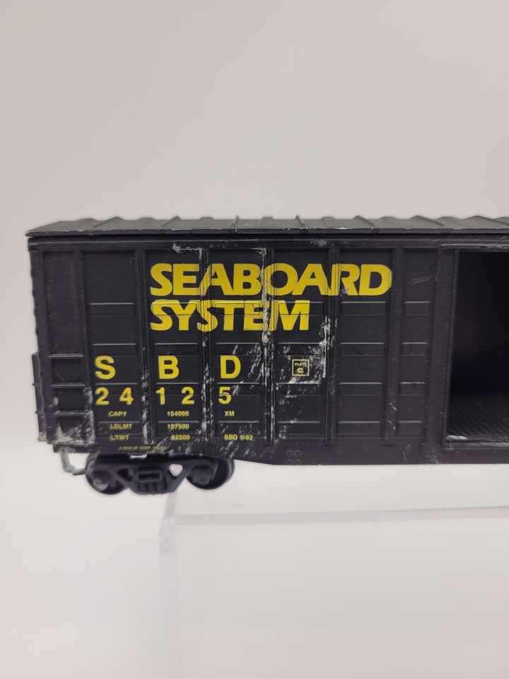 HO Scale Seaboard System 24125 50' Waffle Side Box Car | eBay