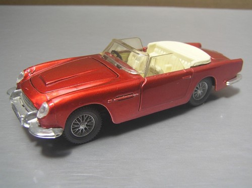Dinky Toys 110 Aston Martin DB5 with rare white interior made in ...