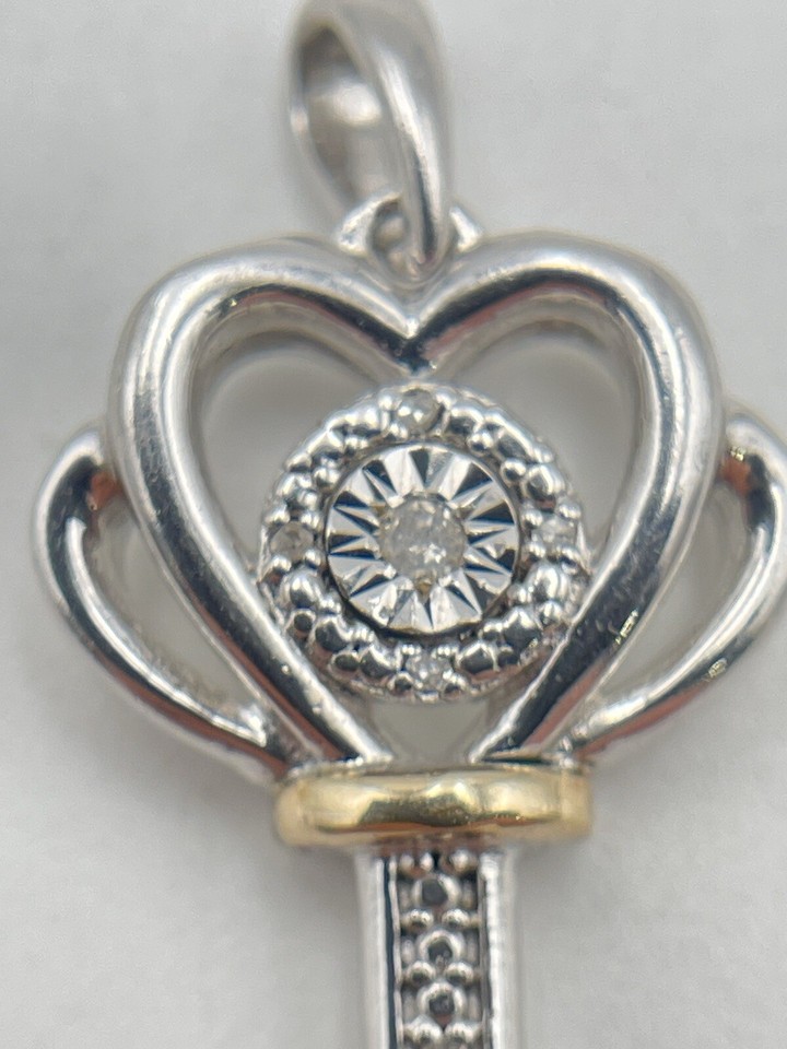 STERLING SILVER 925 WHITE GEMSTONE KEY 10KT ACCENT PENDANT 2.1g | eBay