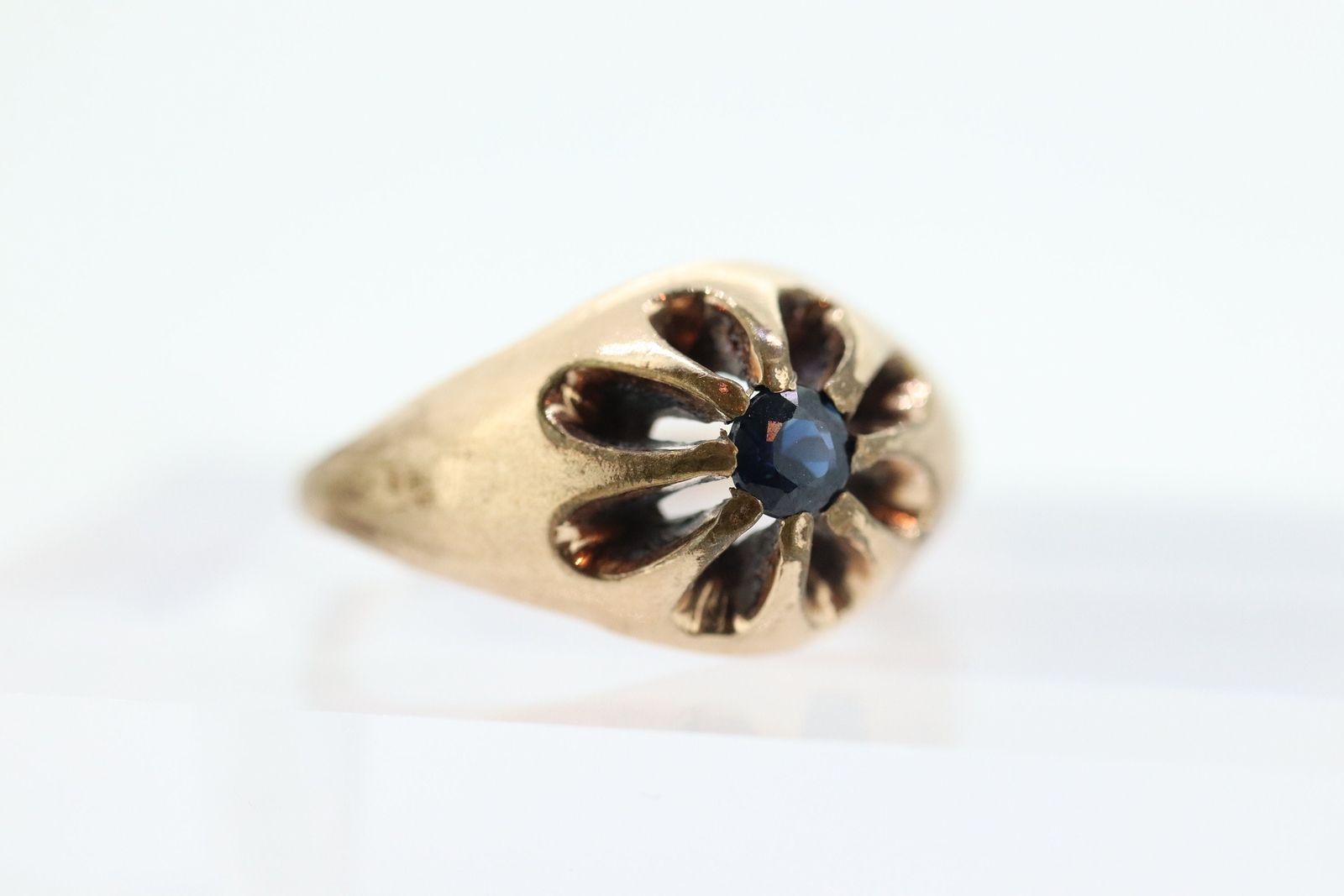 10k Blue Sapphire solitaire belcher setting ring. 10k Victorian Belcher ...