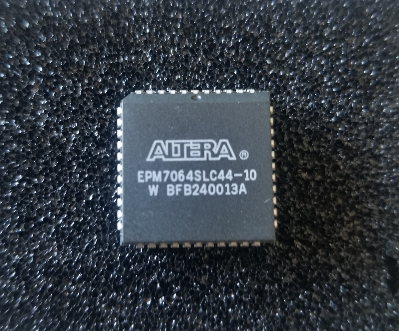 1PCS EPM7064SLC44-10 ALTERA CPLD 64MC 10NS 44PLCC | eBay