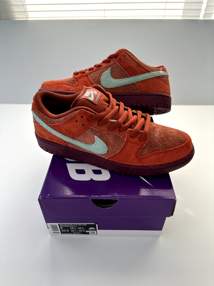 NIKE SB MYSTIC RED/EMERALD RISE DUNK LOW (SIZE 9) (DV5429-601) WIZARD ...