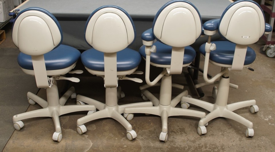 Midmark 153812 Dental Assistant Stool + 153811 Doctor Stool - Lot Of 2 ...